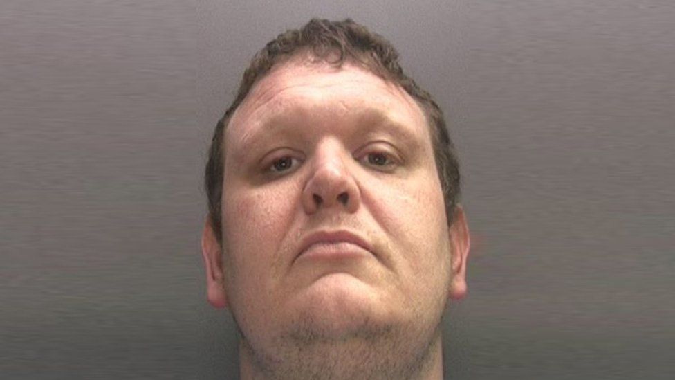 Wolverhampton train tip-off text leads police to drug dealer - BBC News