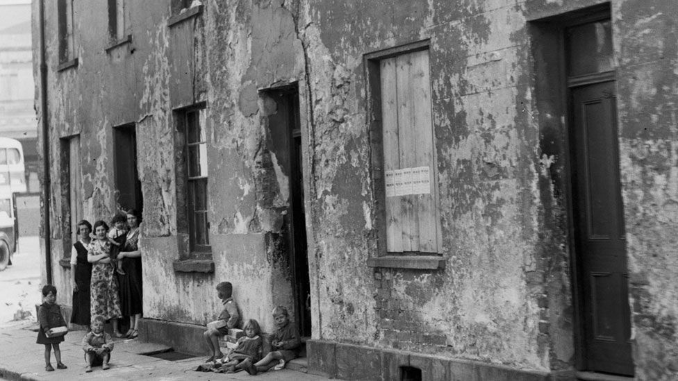 Child health gaps unacceptable, says chief medical officer - BBC News