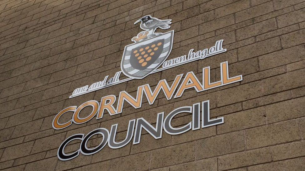 Cornwall Council to cut jobs to save £18m in wage bills - BBC News