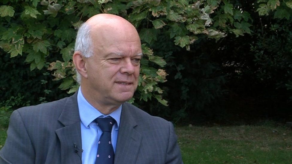 Mesur addysg ddim er budd disgyblion - BBC Cymru Fyw