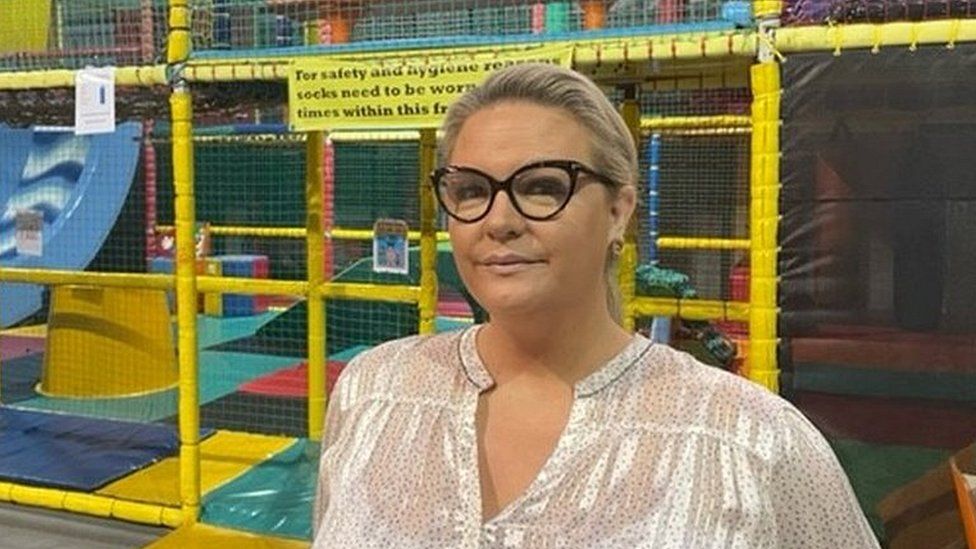 Covid-19: More leisure venues to receive Omicron grant - BBC News