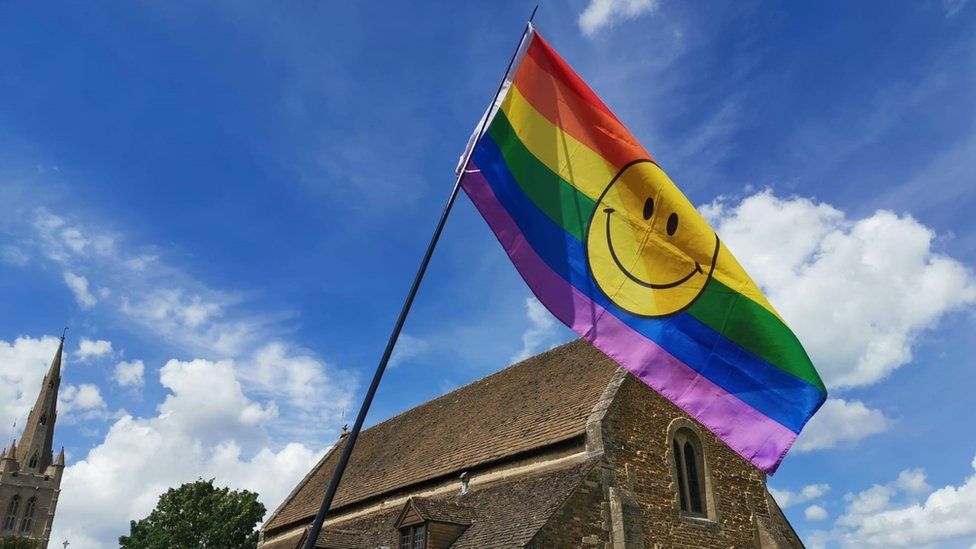Oakham hosts its first ever Pride event - BBC News