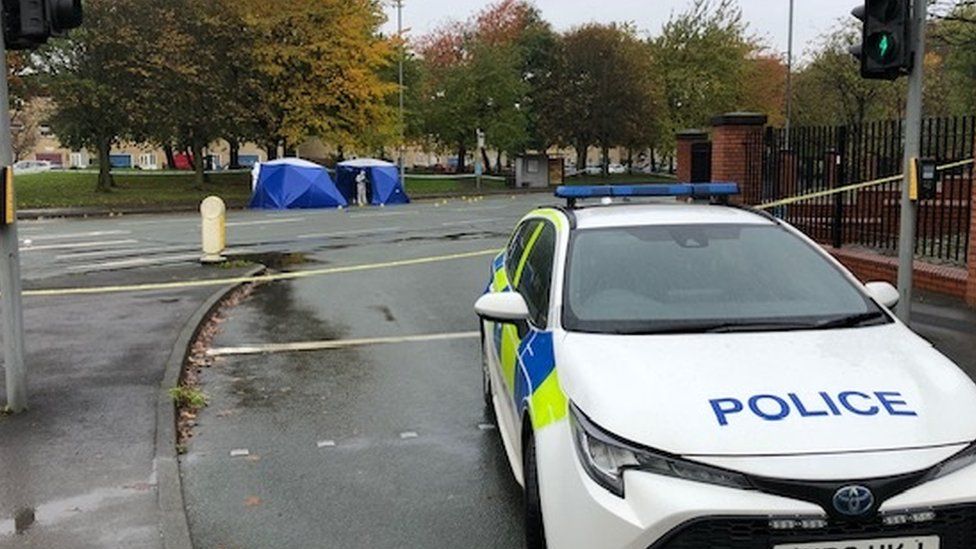 Moss side stabbing: Family pay tribute to 'kind' graduate - BBC News