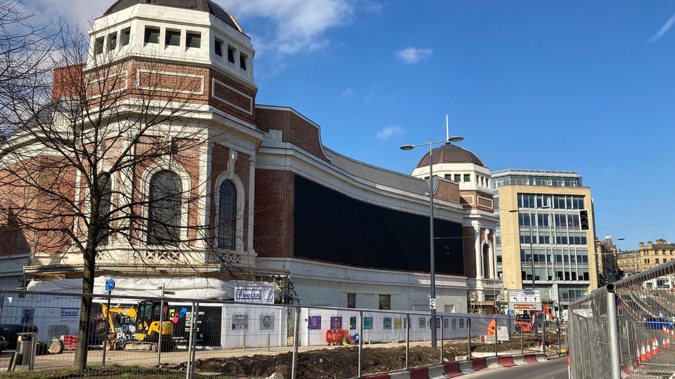 Bradford Live: Giant LED screen installed on former Odeon building ...