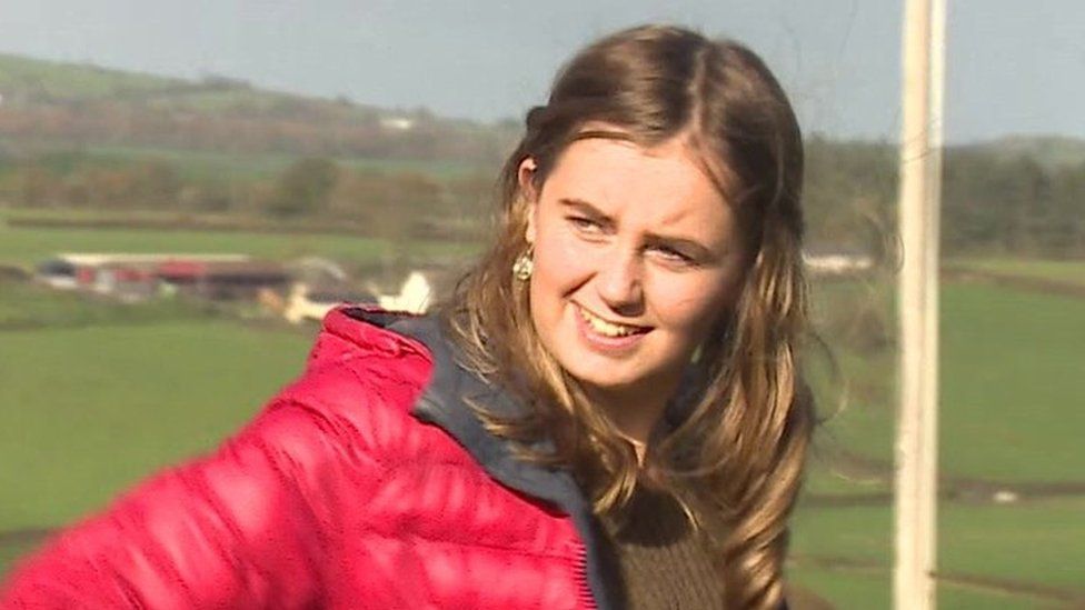 'Blwyddyn grêt' ar ôl cael trawsblaniad aren - BBC Cymru Fyw