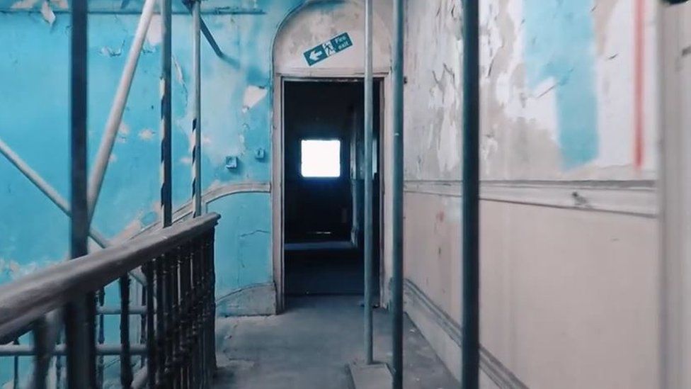 Hanworth Park House: Listed building 'could fall down' without ...