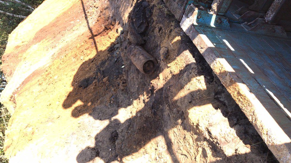 Bordon WW2 bomb: Device detonated in Hampshire - BBC News