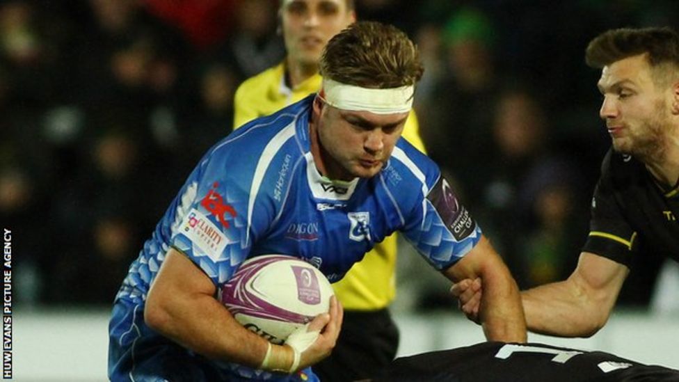 Dragons: Lewis Evans and Matthew Screech extend contracts - BBC Sport