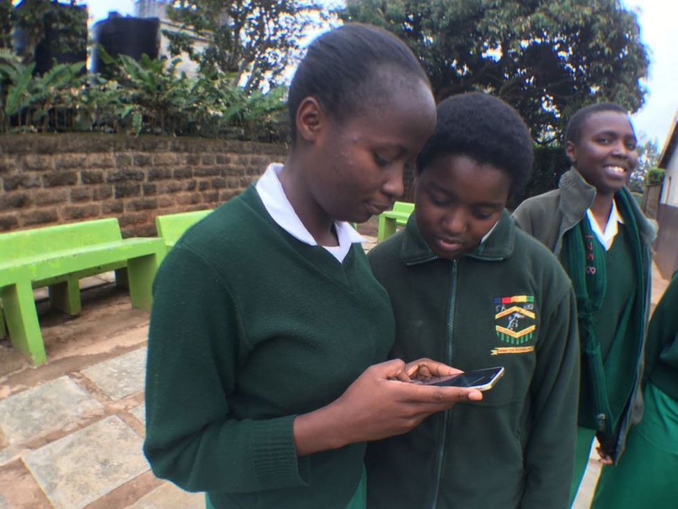 Kenyan girls who code: Mentors spur African tech innovations - BBC News