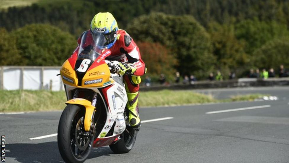 Manx GP: James Hind takes record-breaking win in Lightweight race - BBC ...