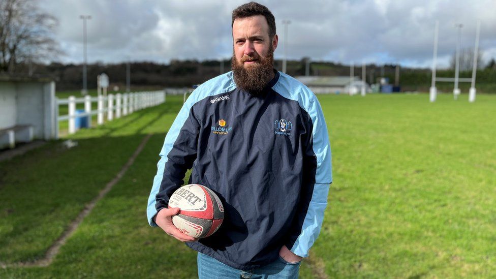 Bodmin stabbing: How a decision to buy a knife ended in tragedy - BBC News