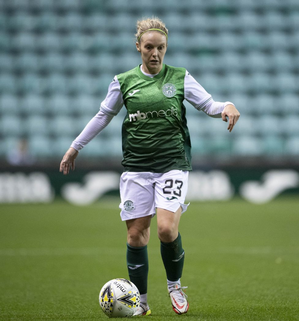 Boyle signs new three-year Hibs deal - BBC Sport