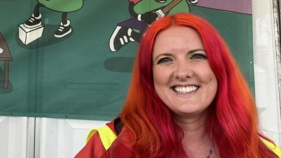 Yr Urdd 'wedi gwrando' ar anghenion pobl anabl - BBC Cymru Fyw