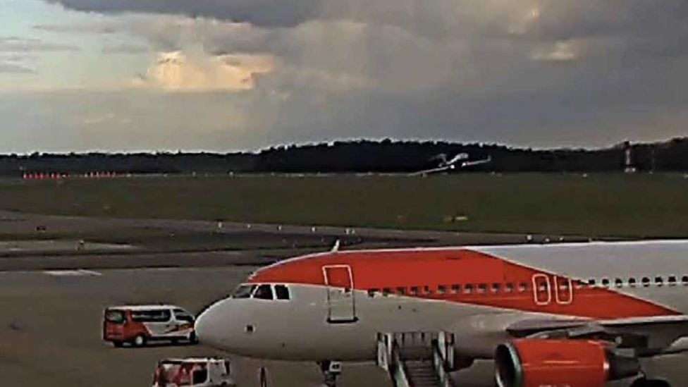 Private jet wing damage is known landing risk - accident report - BBC News