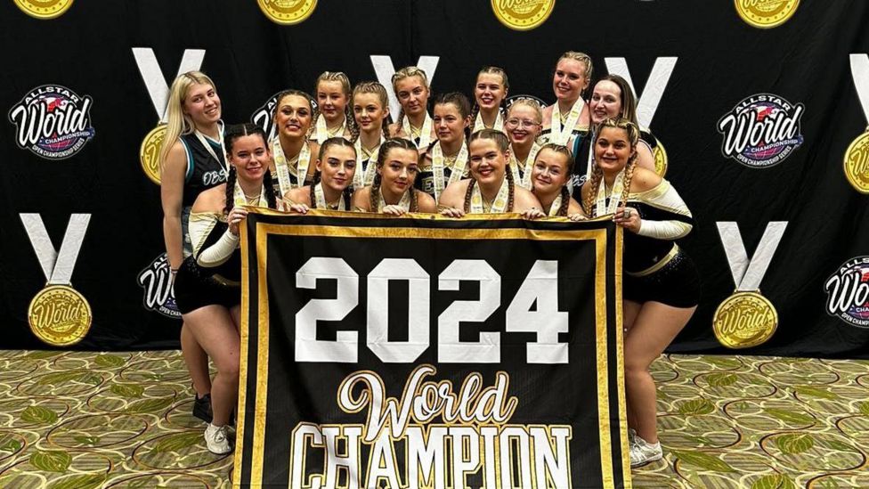 Scarborough cheerleading team celebrate US competition victory - BBC News
