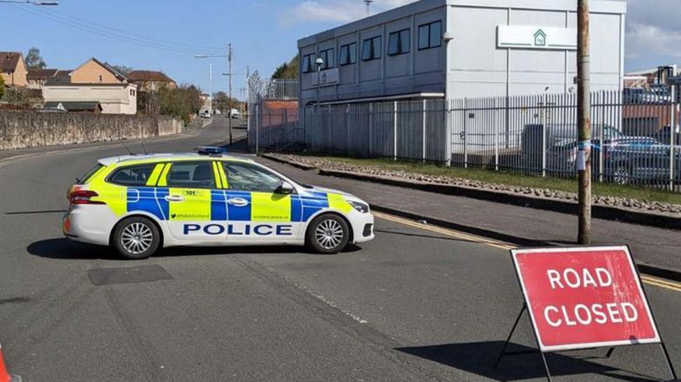 Man admits bomb threat that led to street evacuation - BBC News