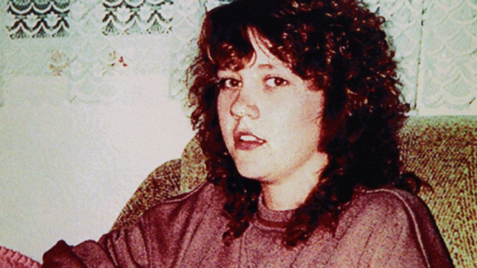 Mum of missing Nicola Payne dies - BBC News