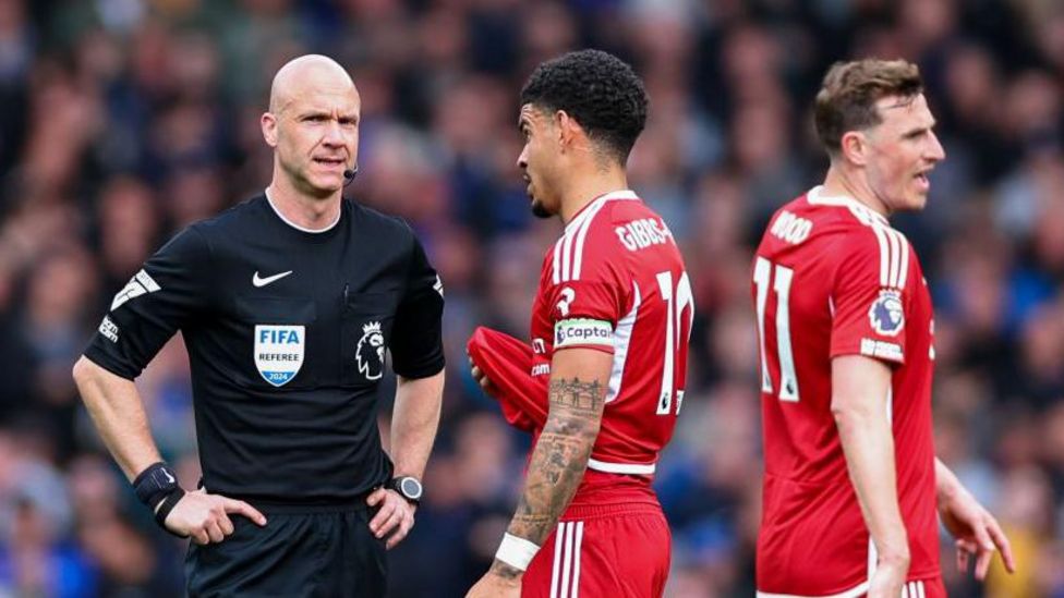 Nottingham Forest news: Opinion - Fan reaction to PGMOL issue - BBC Sport