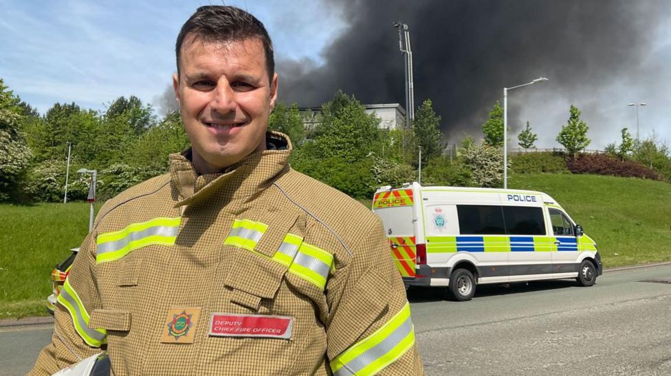 Large Cannock parcel centre fire causes huge smoke plume - BBC News