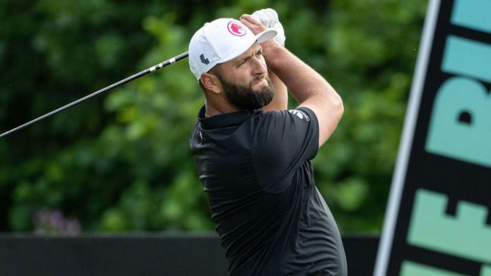 LIV Golf: John Rahm claims final-hole victory at UK event - BBC Sport