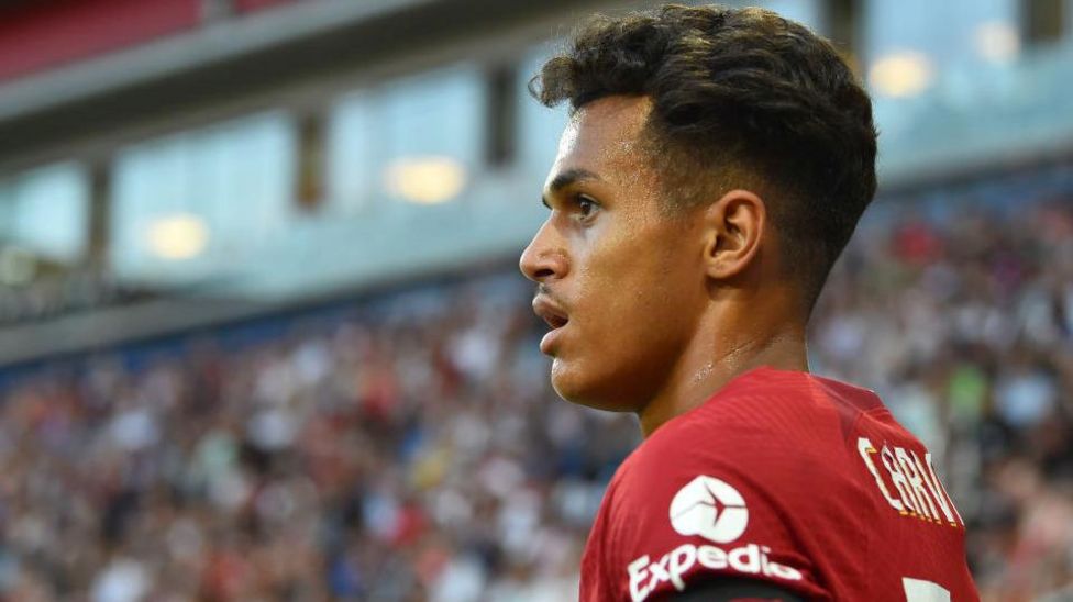 Liverpool: Should Carvalho have stayed at Fulham? - BBC Sport