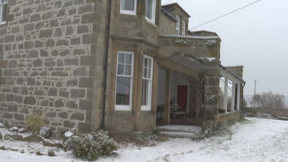 Life in first Labour PM's home in Lossiemouth in Moray - BBC News