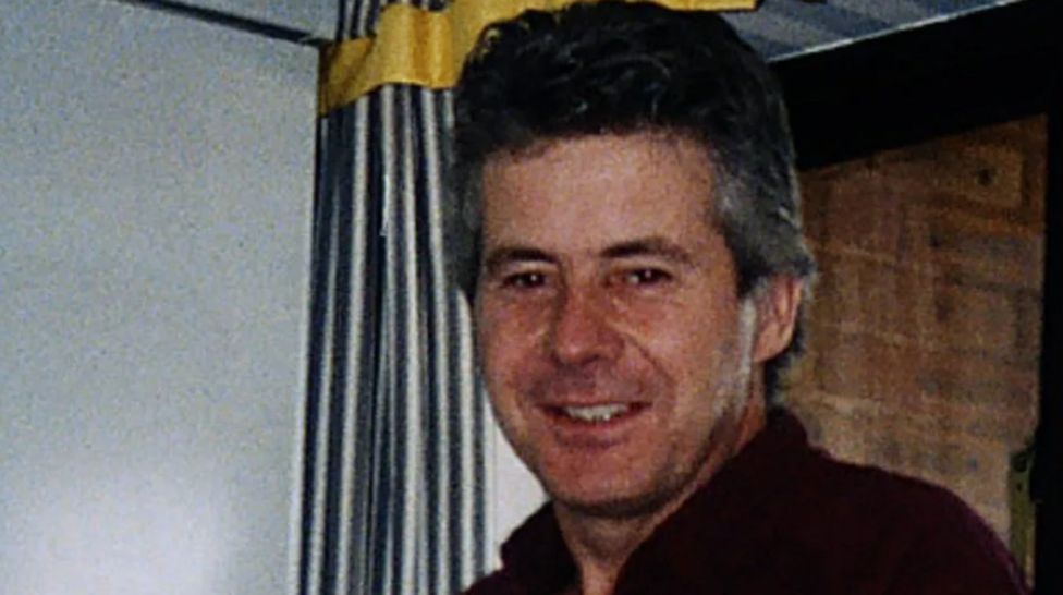 Victor Farrant: Murderer poses clear risk if freed, family warns - BBC News