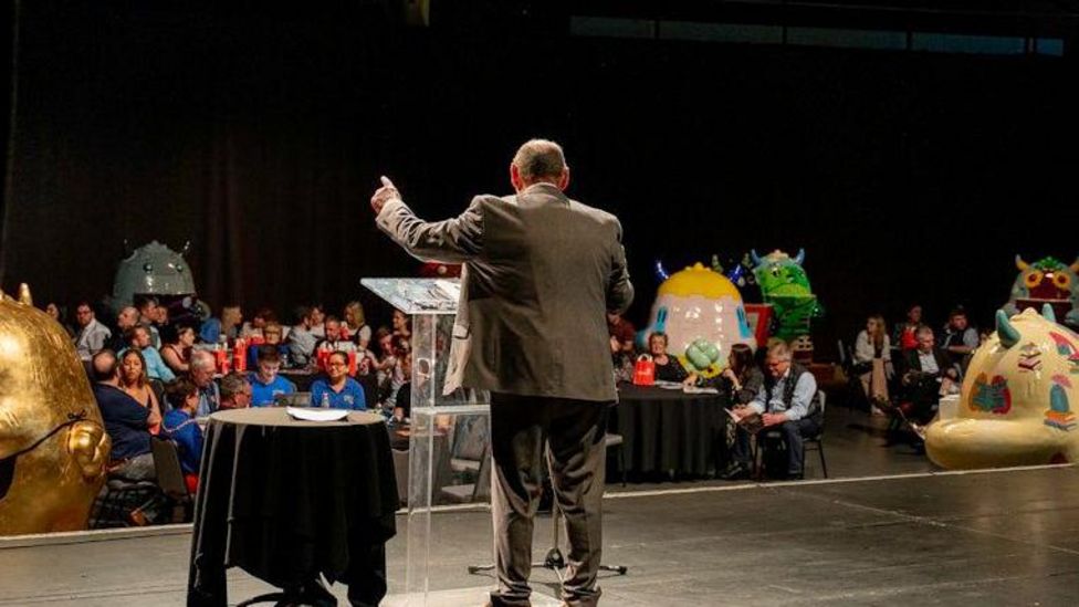 York Snooks charity art trail auction raises £27,000 - BBC News