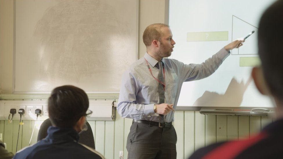 A UK teacher has been announced as a Global Teacher Prize finalist ...
