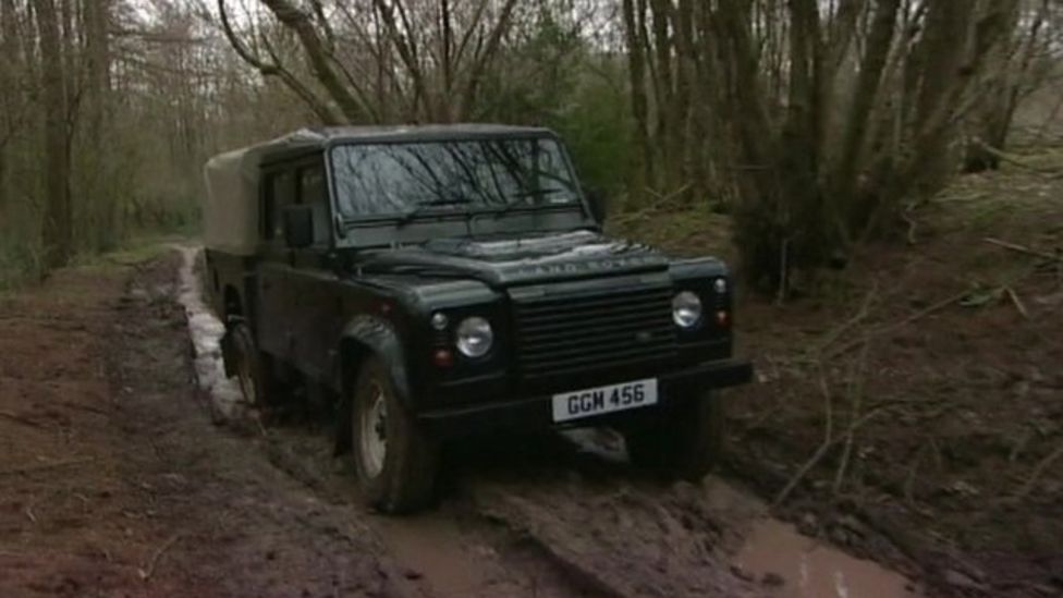 Land Rover Defender thefts increase in Avon and Somerset - BBC News