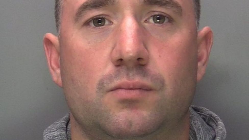 Kenilworth campaigners bid to stop Woodside hotel demolition - BBC News