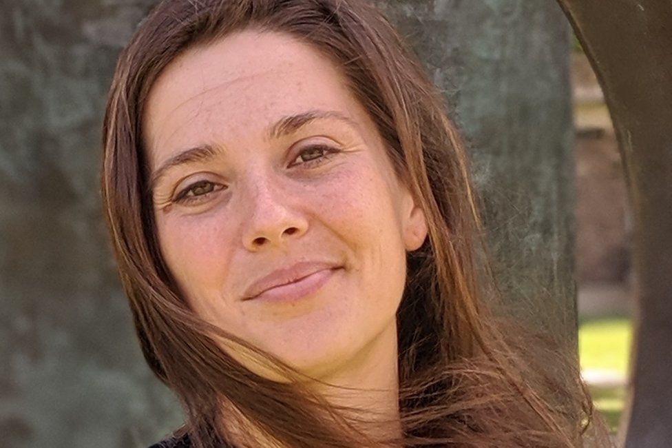 Cambridge: The university city bracing itself for 'reopening' - BBC News