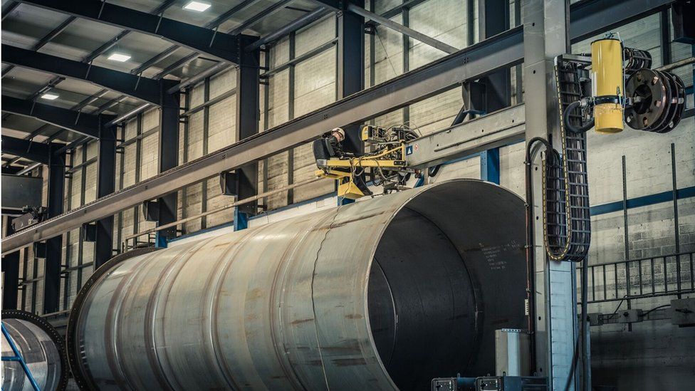 CS Wind agrees £27m turbine deal - BBC News