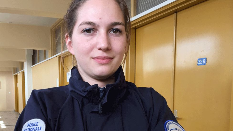 Police under pressure: Who would be a French cop? - BBC News