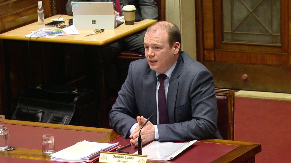 Spend Local: Minister reveals compensation plan - BBC News