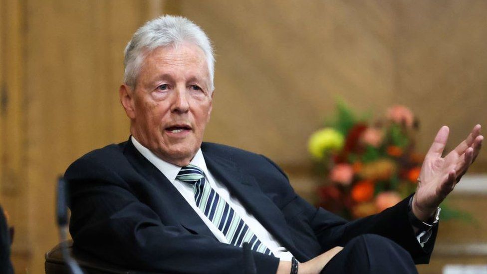 Brexit: DUP won't get all it wants in talks, says Peter Robinson - BBC News