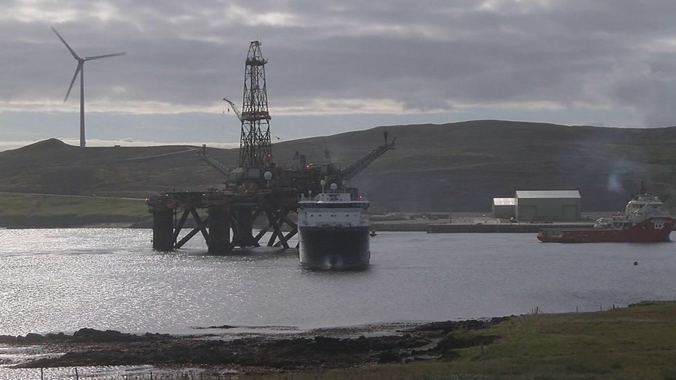 Oil production vessel in position for decommissioning in Shetland - BBC ...