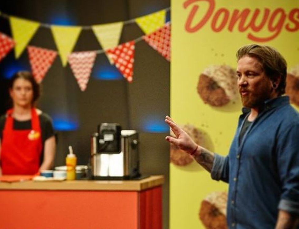 How the Donug got a Shark to bite - BBC News