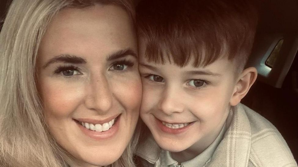 Cheshire: Fight for son's school place 'a nightmare' – mum - BBC News