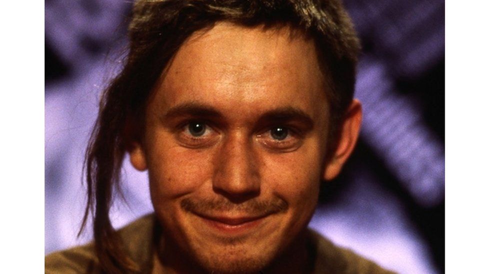 Eco warrior Swampy fined for Valero oil refinery protest - BBC News