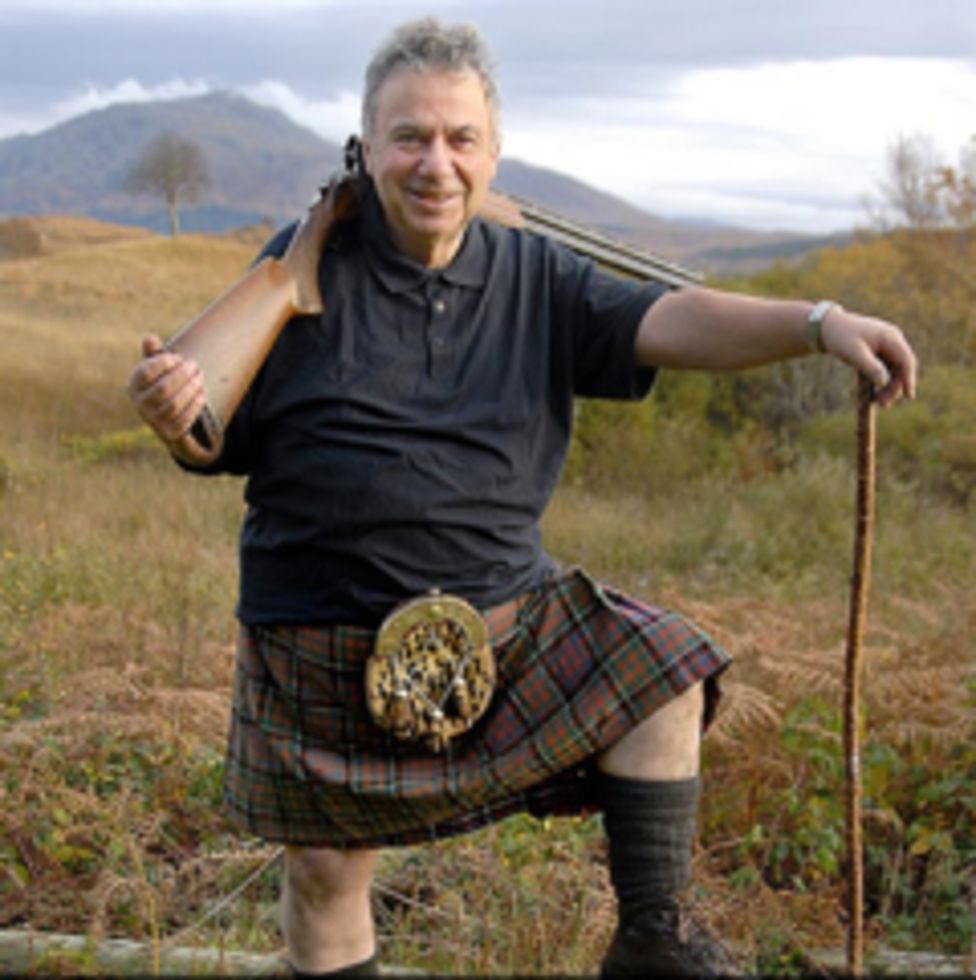 Fergie Dòmhnallach MBE, 1938 - 2024 - Naidheachdan a' BhBC