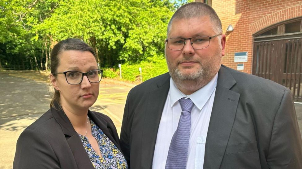 Oliver Steeper: Coroner raises concerns over baby's choking death - BBC ...