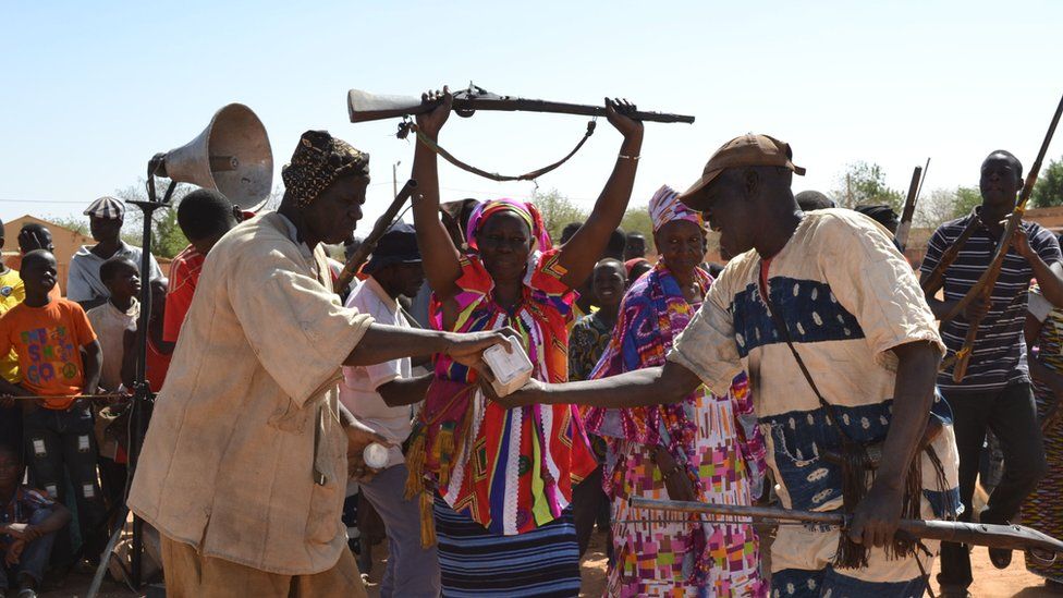 Preserving Mali's rural life in pictures - BBC News