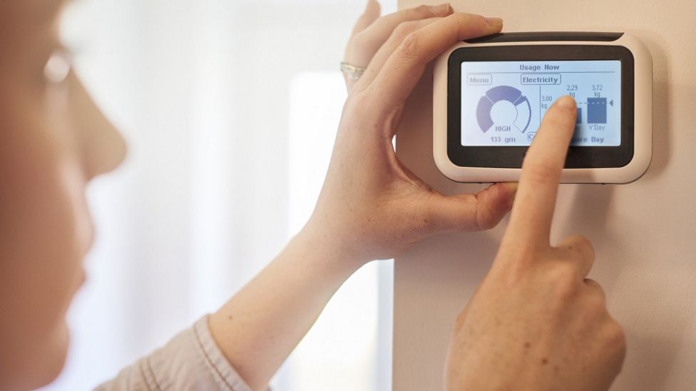 Smart meter stories from the budget front line - BBC News