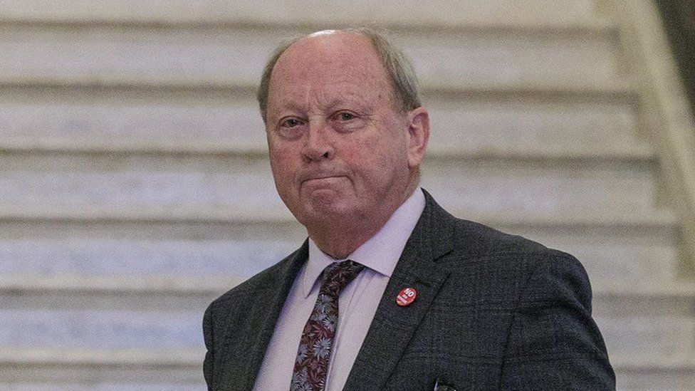 PSNI officer investigated over alleged vacuum theft - BBC News