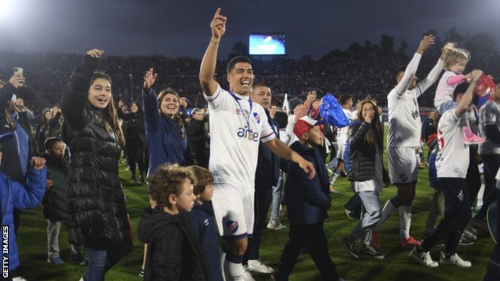 Luis Suarez scores twice as Nacional win Uruguayan championship against ...