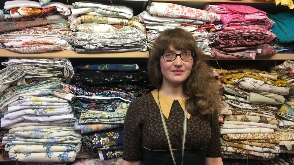 Made-to-measure outfits for everybody - BBC News