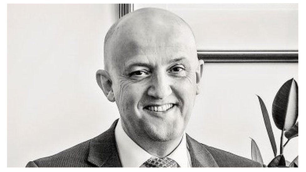 Australia intelligence chief warns of neo-Nazi threat - BBC News