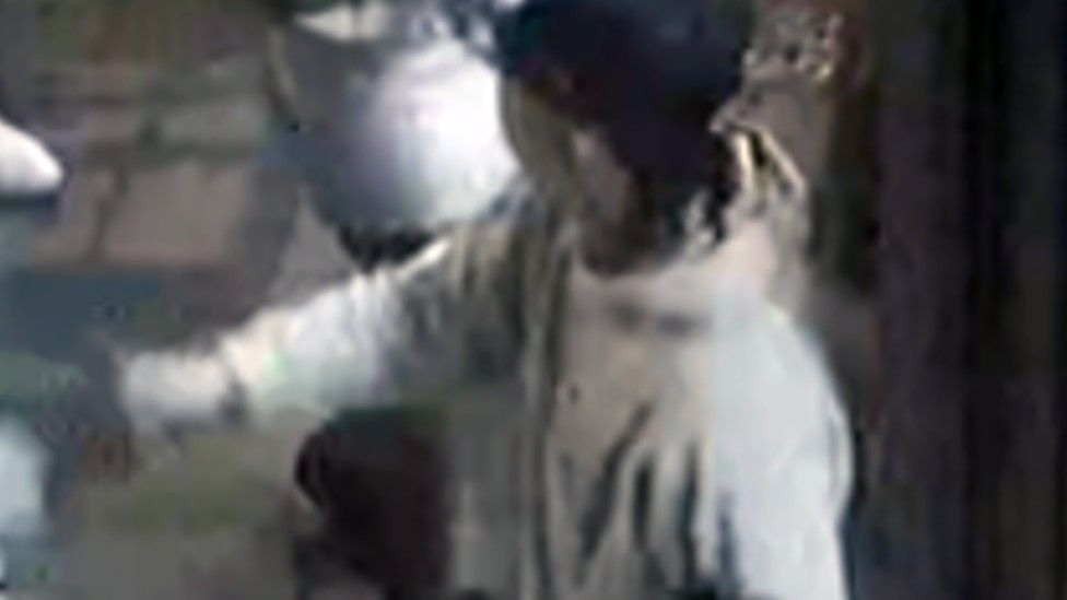 CCTV appeal after machete altercation in Nottingham - BBC News