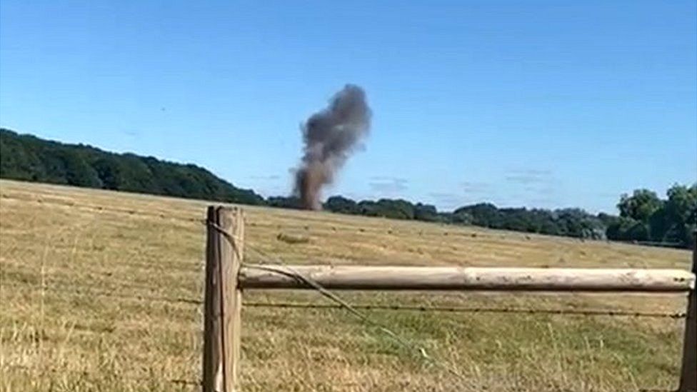 Bomb squad explodes live WW1 device donated to Norfolk charity - BBC News